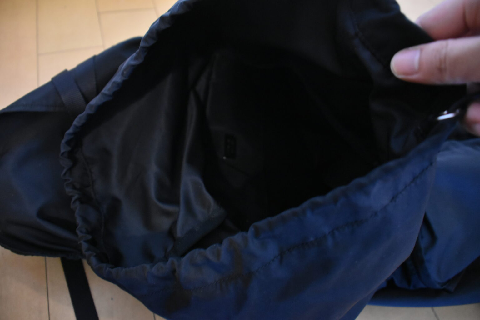 プラダのバックパックV136（2VZ019）の魅力をレビュー！の巻